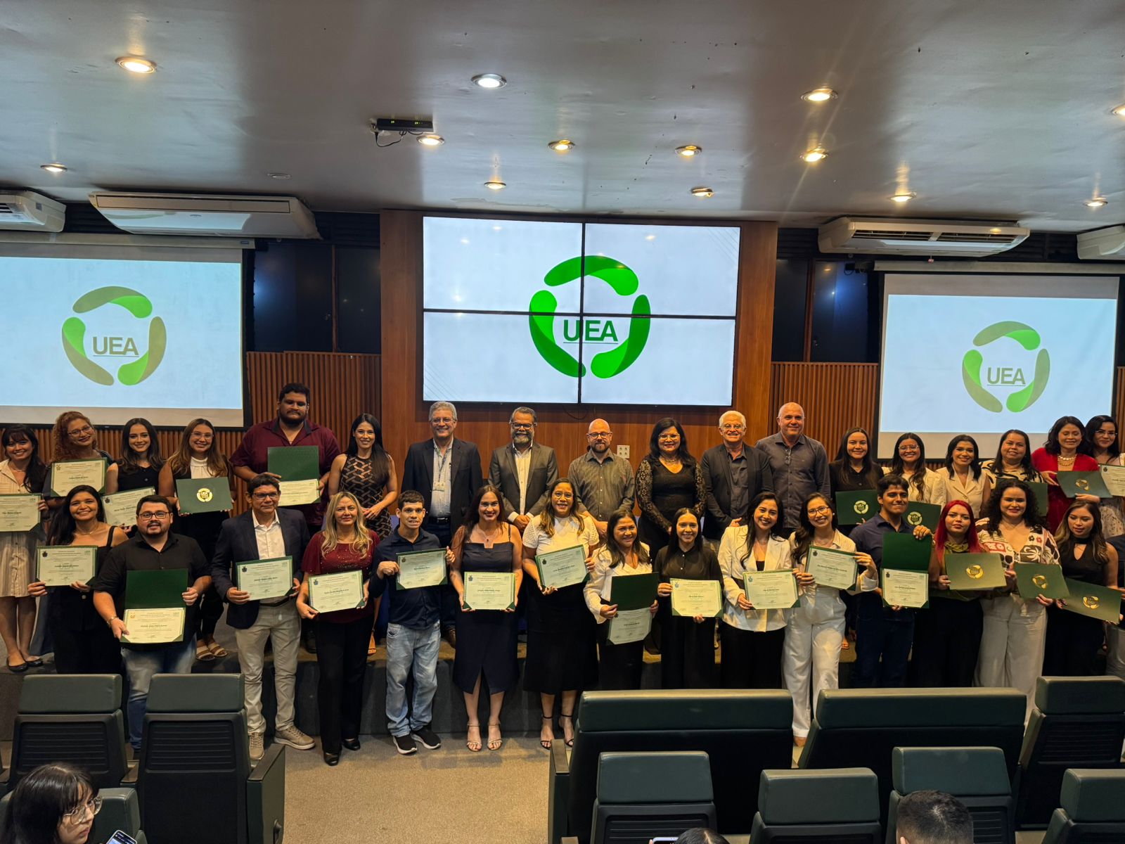 Primeira turma: UEA certifica 38 especialistas em MBA em Gestão ...